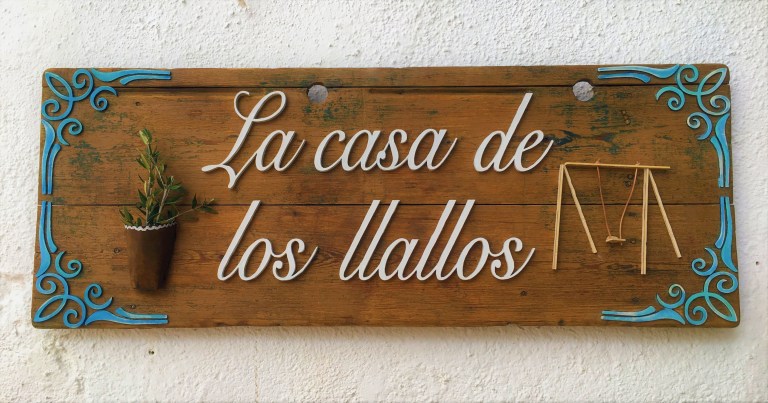 Letreros de madera / Wooden signs | Hecho para ti – Made for you